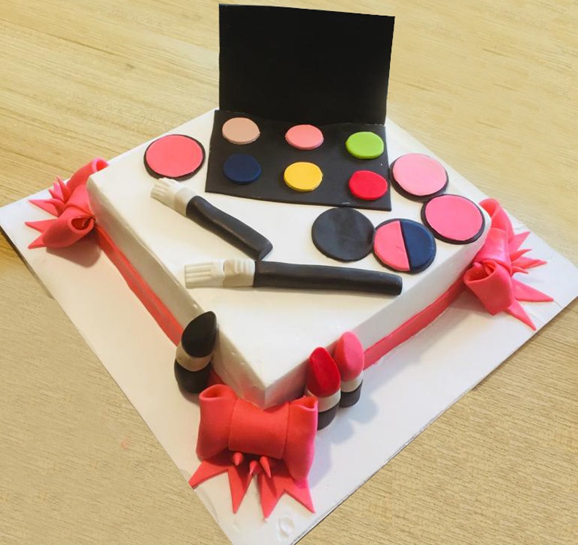 Vanilla Cake Makeup Design - German Bakery